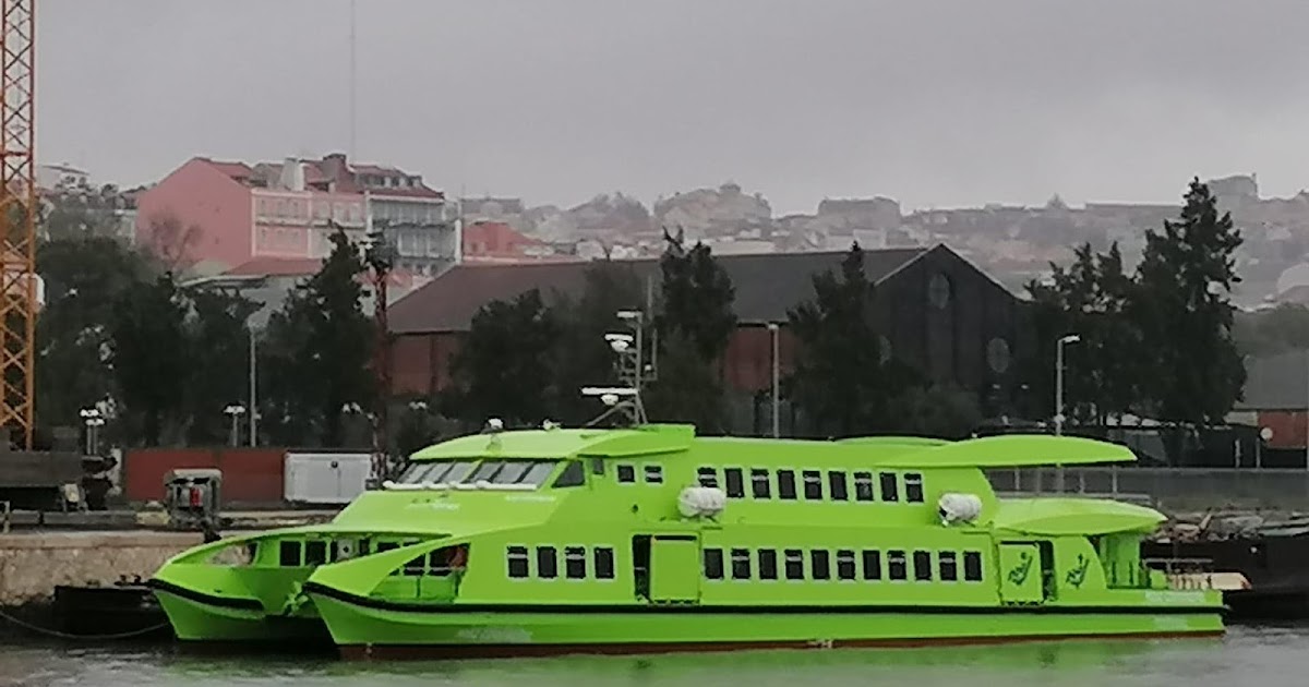 Sergio@Cruises: Ferry ROAZ CORVINEIRO no Estaleiro Naval da Rocha em Lisboa