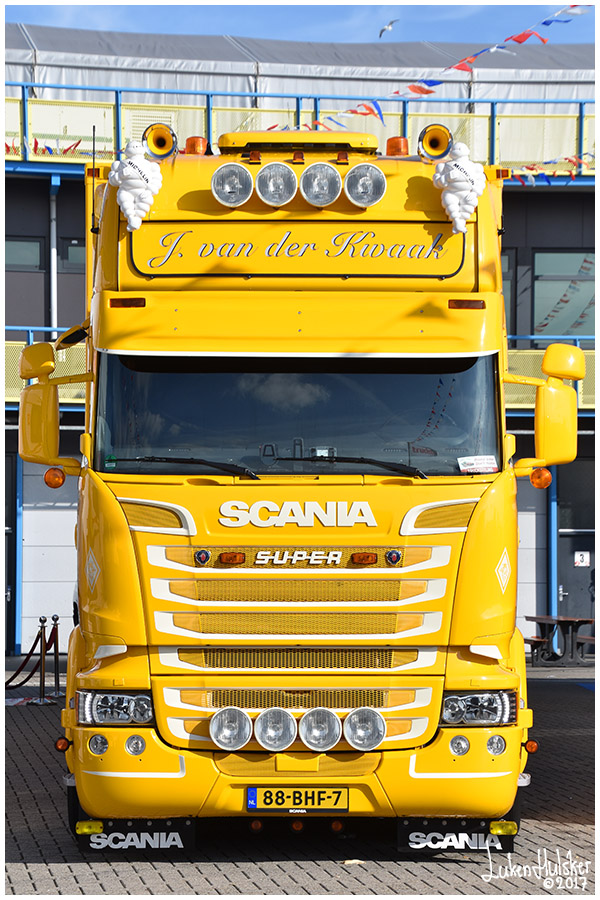 SCANIA: Scania ''super'' J.v.d.Kwaak Bloemenexport (front)