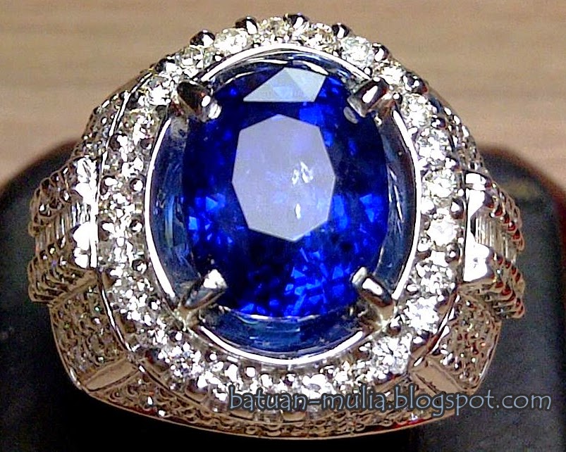 Mengenal batu Safir (sapphire) asli dan kegunaannya