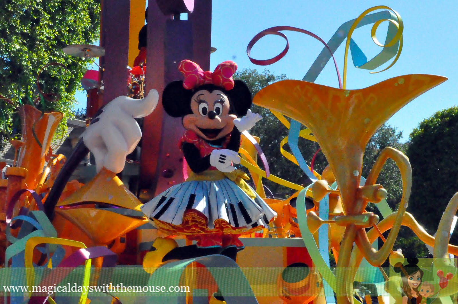 Magical Days with the Mouse: Wordless Wednesday - A Closeup of Minnie ...