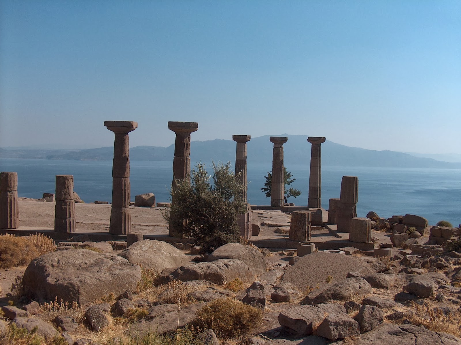 Αυτόχθονες Έλληνες: Αρχαίο ελληνικό βουλευτήριο στην Άσσο της Μικράς ...