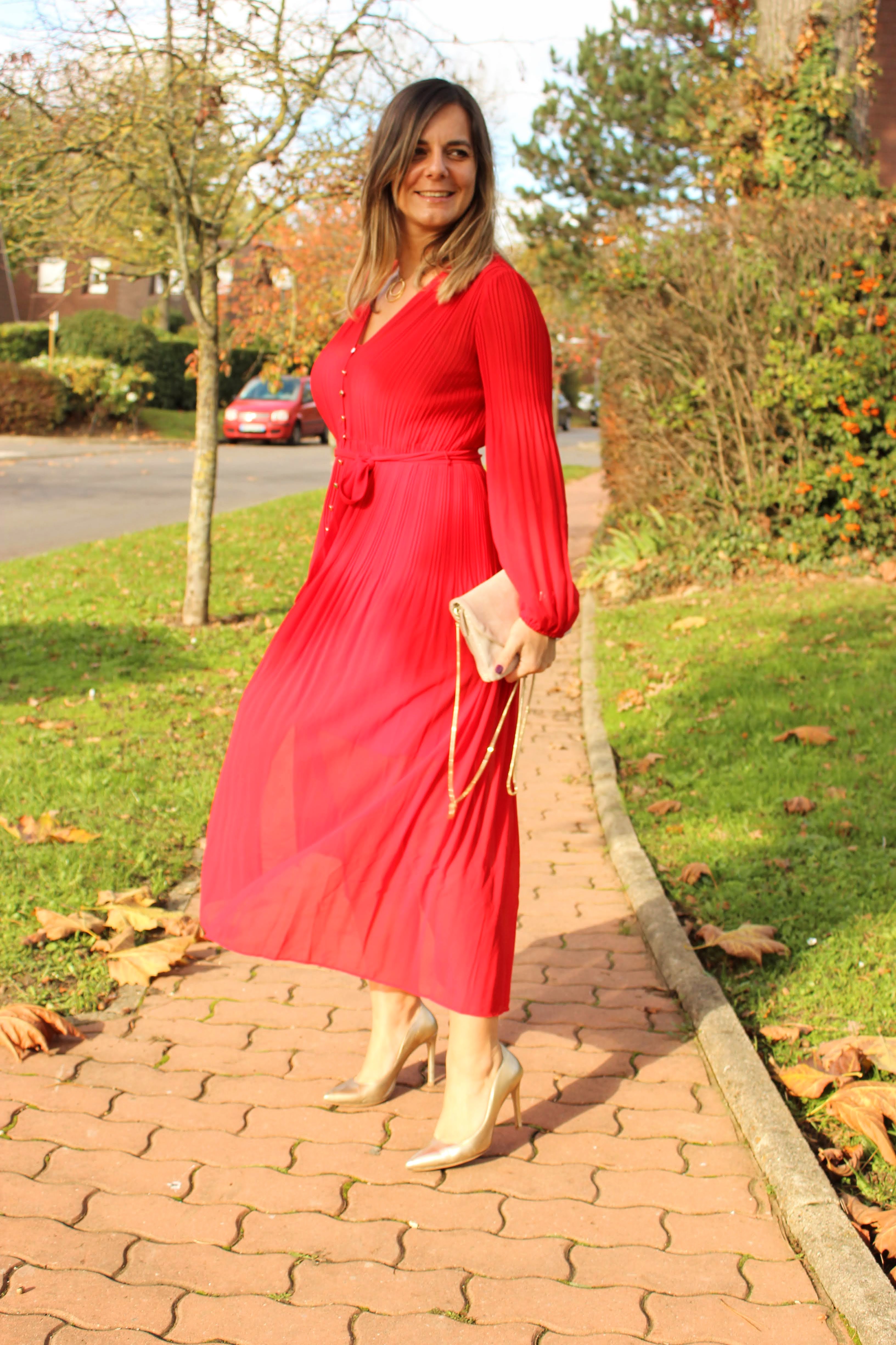 les petites bulles de ma vie: Comment porter la robe rouge?