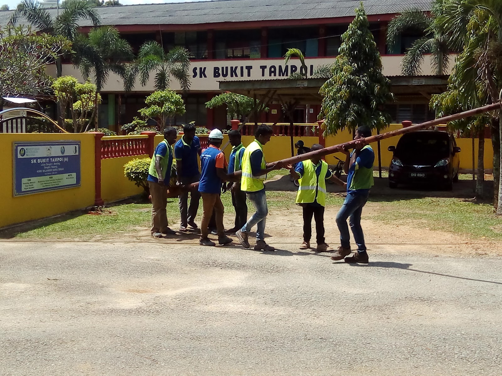 SK BUKIT TAMPOI (ASLI): PENGGANTIAN TIANG TM