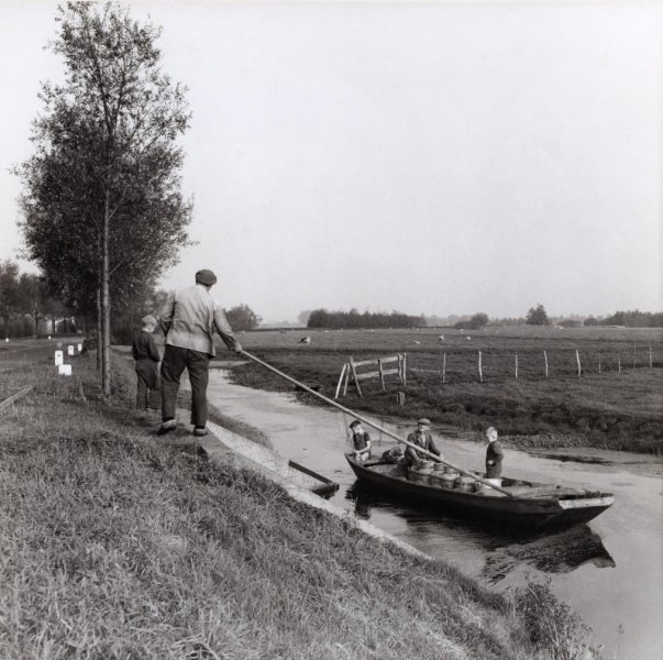 'ZIEN EN WETEN': PRAAM.