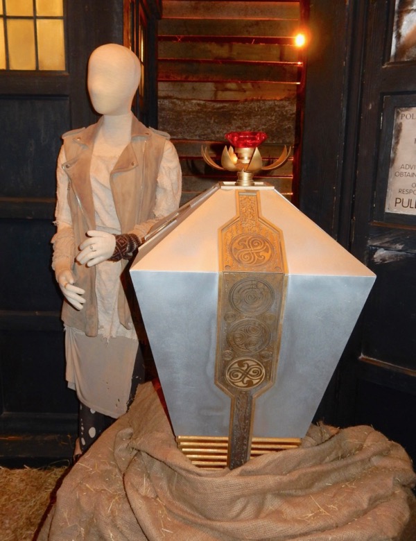 Hollywood Movie Costumes and Props: Memories of costumes and props at ...