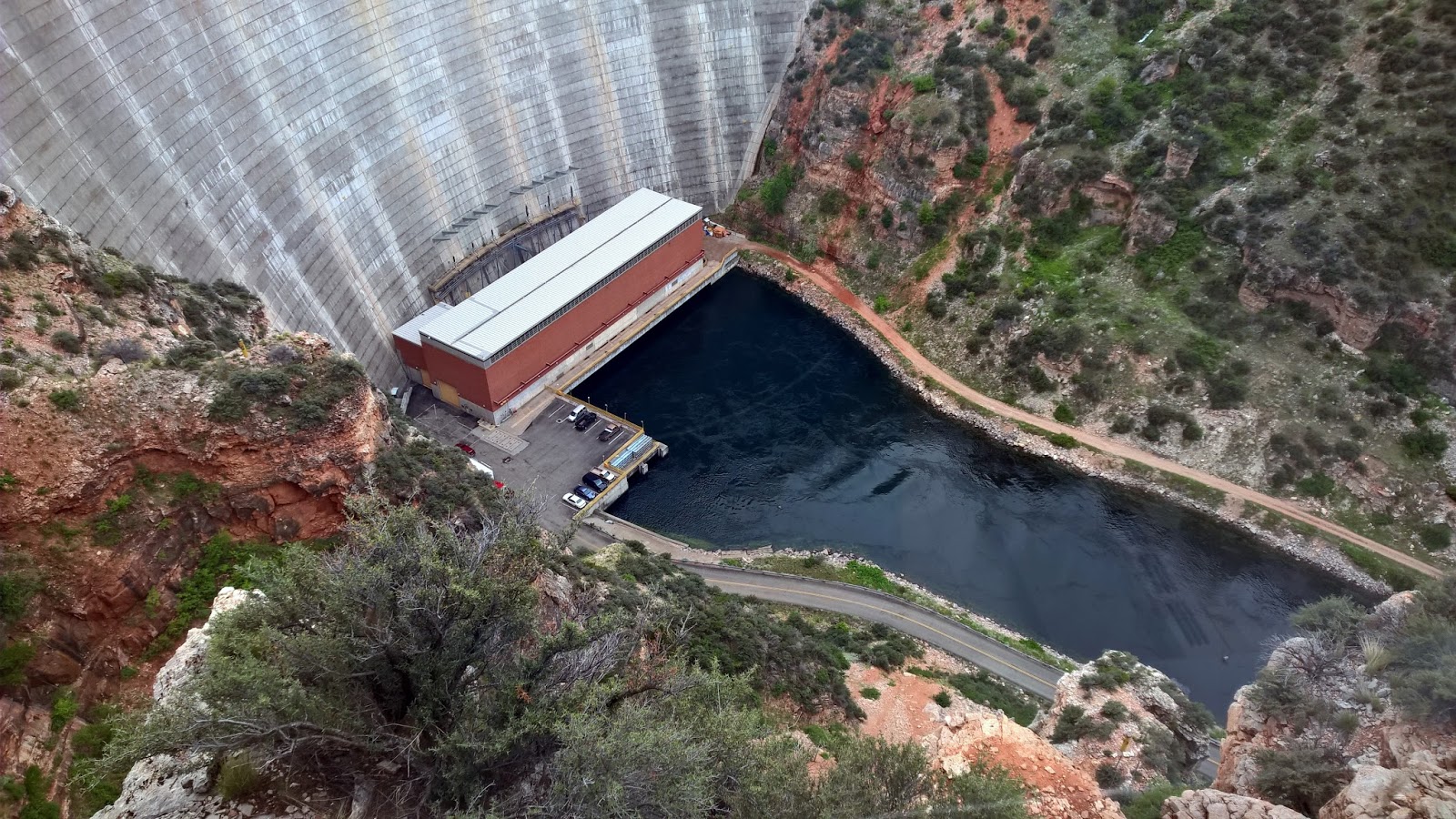 Goza's Wanderings and Wonderings: Yellowtail Dam, 2 Men and The ...