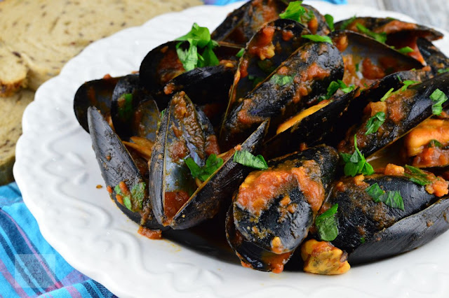 Midii in sos picant de rosii - CAIETUL CU RETETE