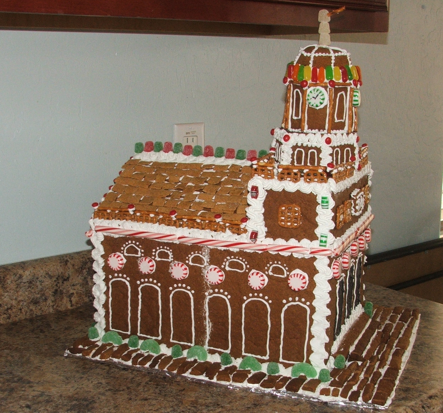 JustBeccuz: Christmas Traditions - Gingerbread Temple