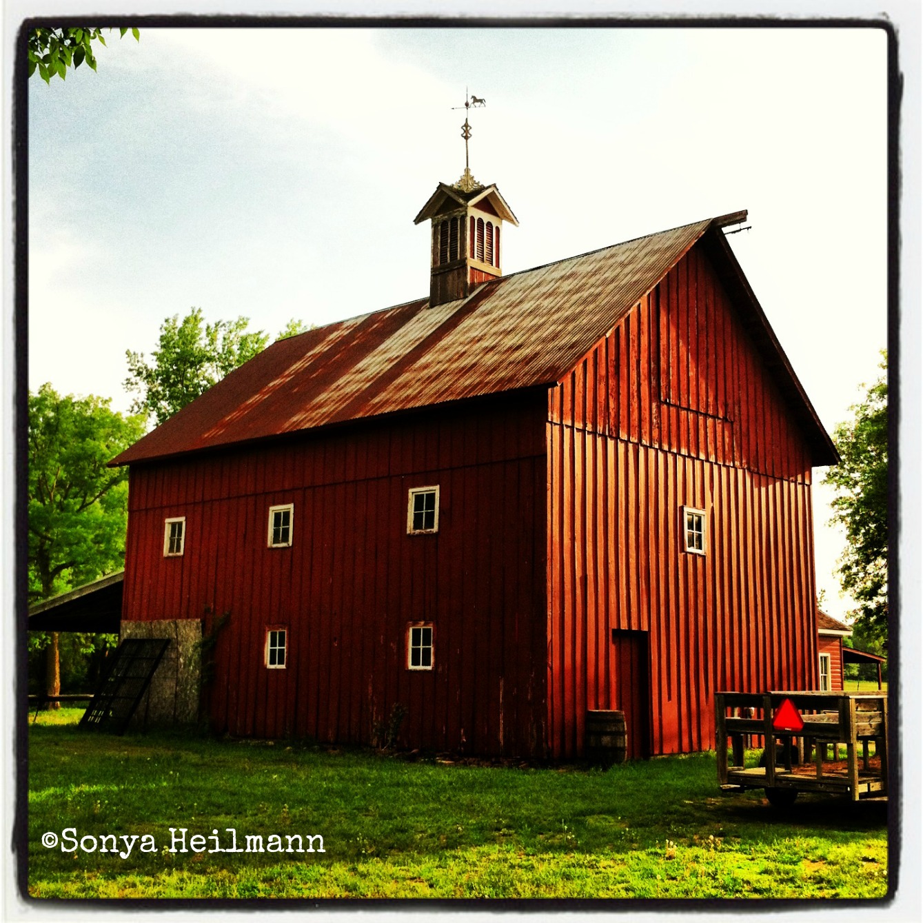 Under the Desert Sky: Barn Charm - Historic Ushers Ferry