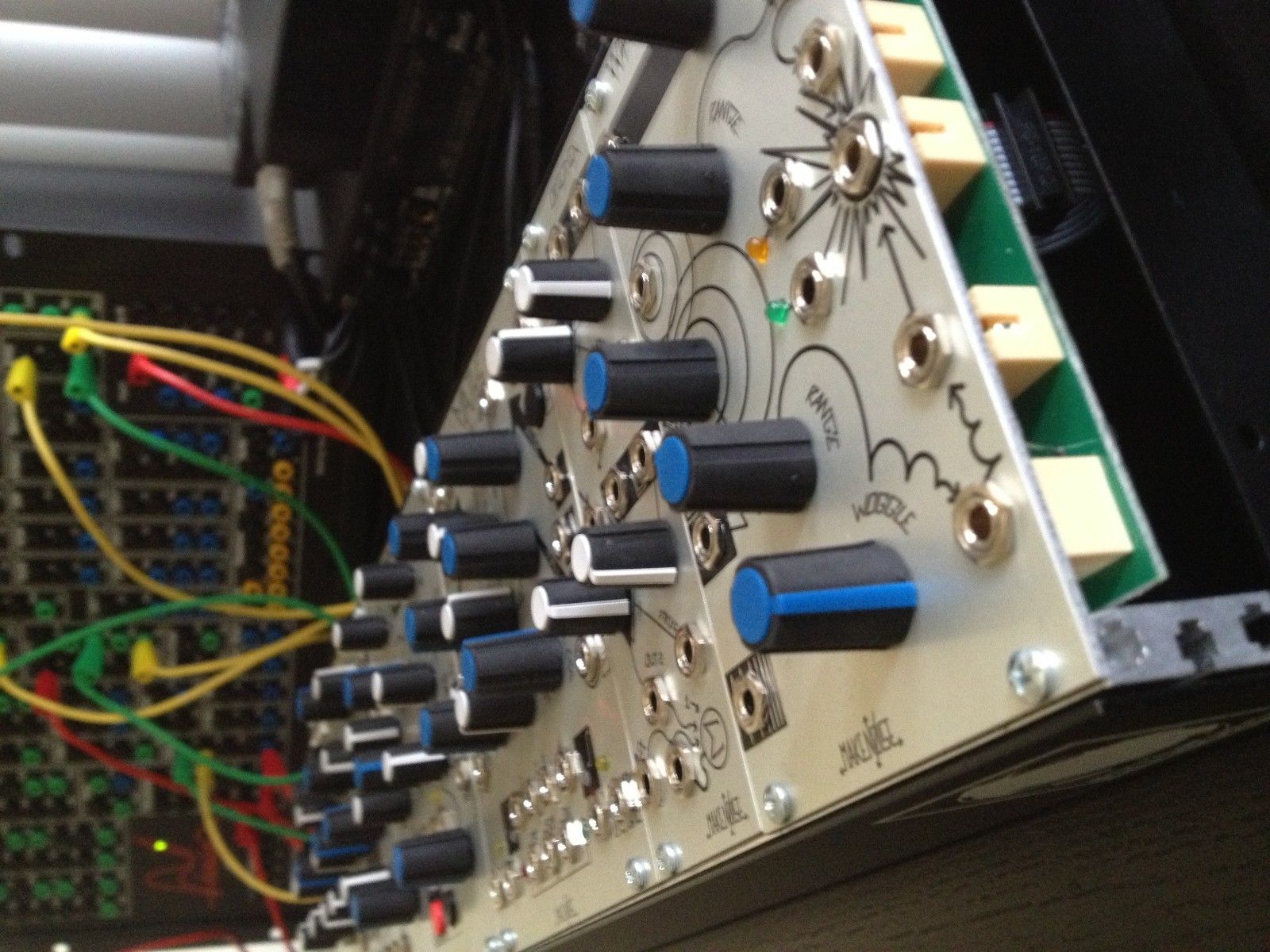 MATRIXSYNTH-B: MAKE NOISE Modular in Pittsburgh Cell 90 Case