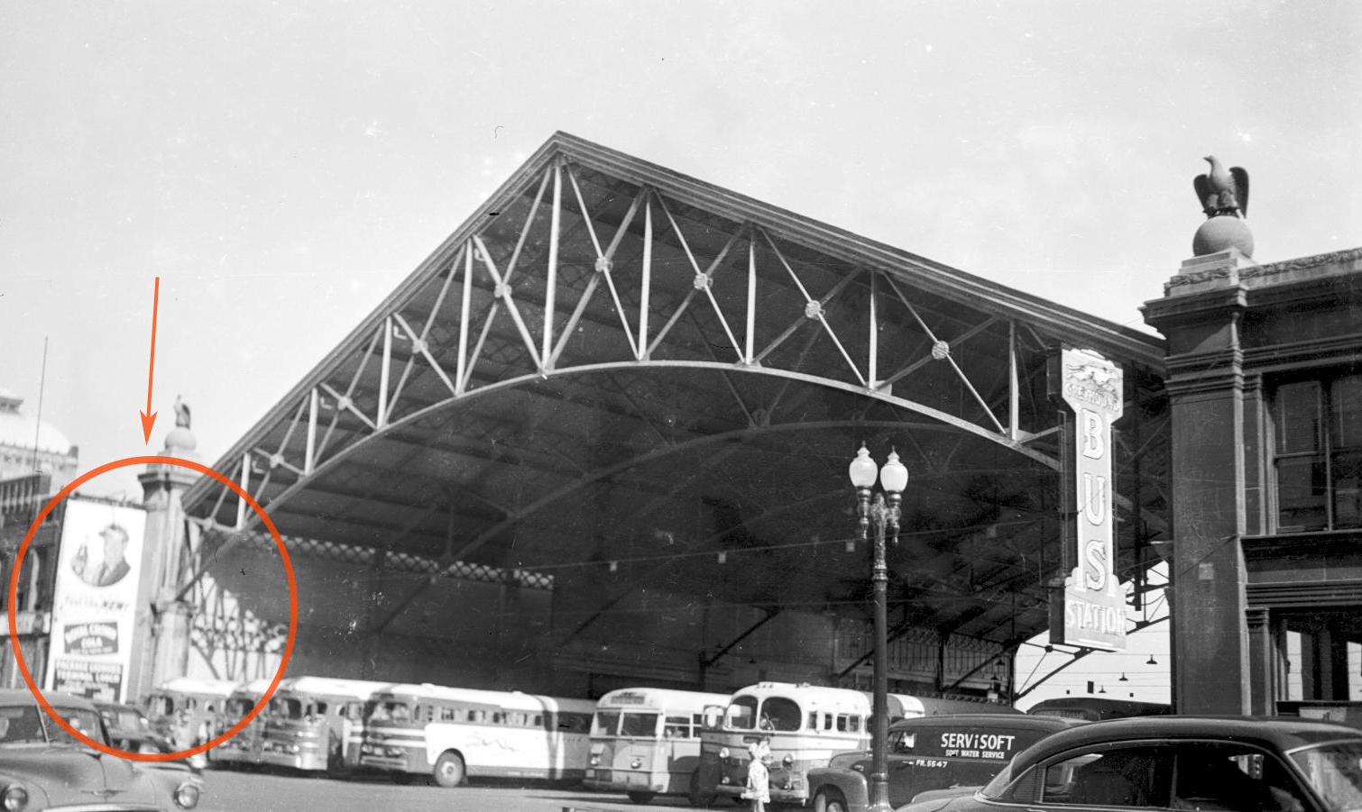 Indianapolis old Bus terminal 1943