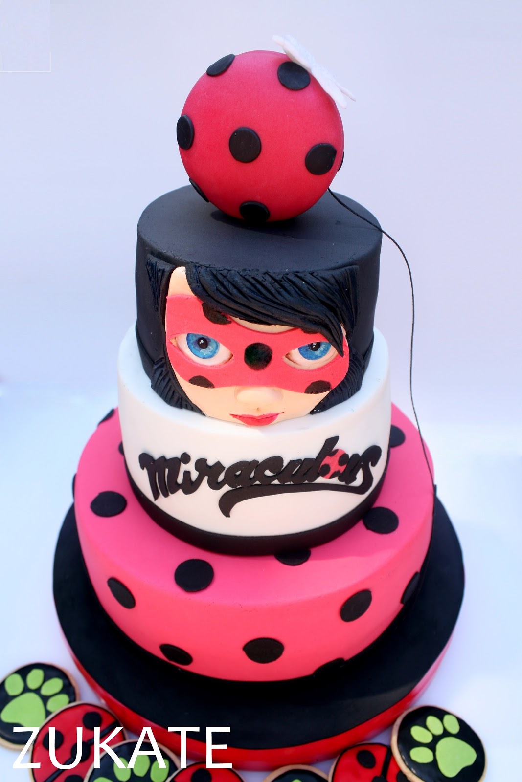 TORTA LADYBUG MIRACULOUS PARA FRANCESCA | ZUKATE