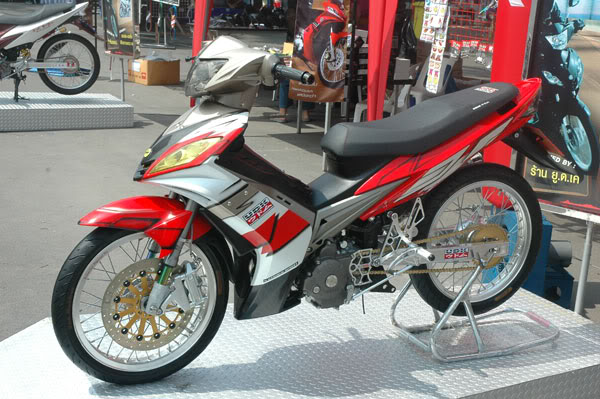 Bikes funia: yamaha lc135 2013