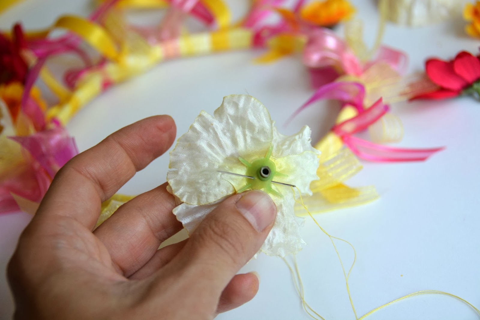 Aesthetic Nest: Craft: Ribbon and Flower Crowns (Tutorial)