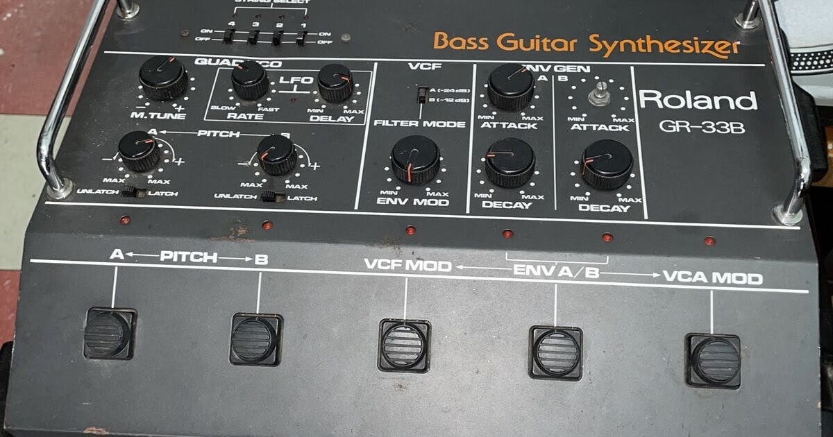 MATRIXSYNTH: Roland GR-33B Bass Guitar Synthesizer SN 020393