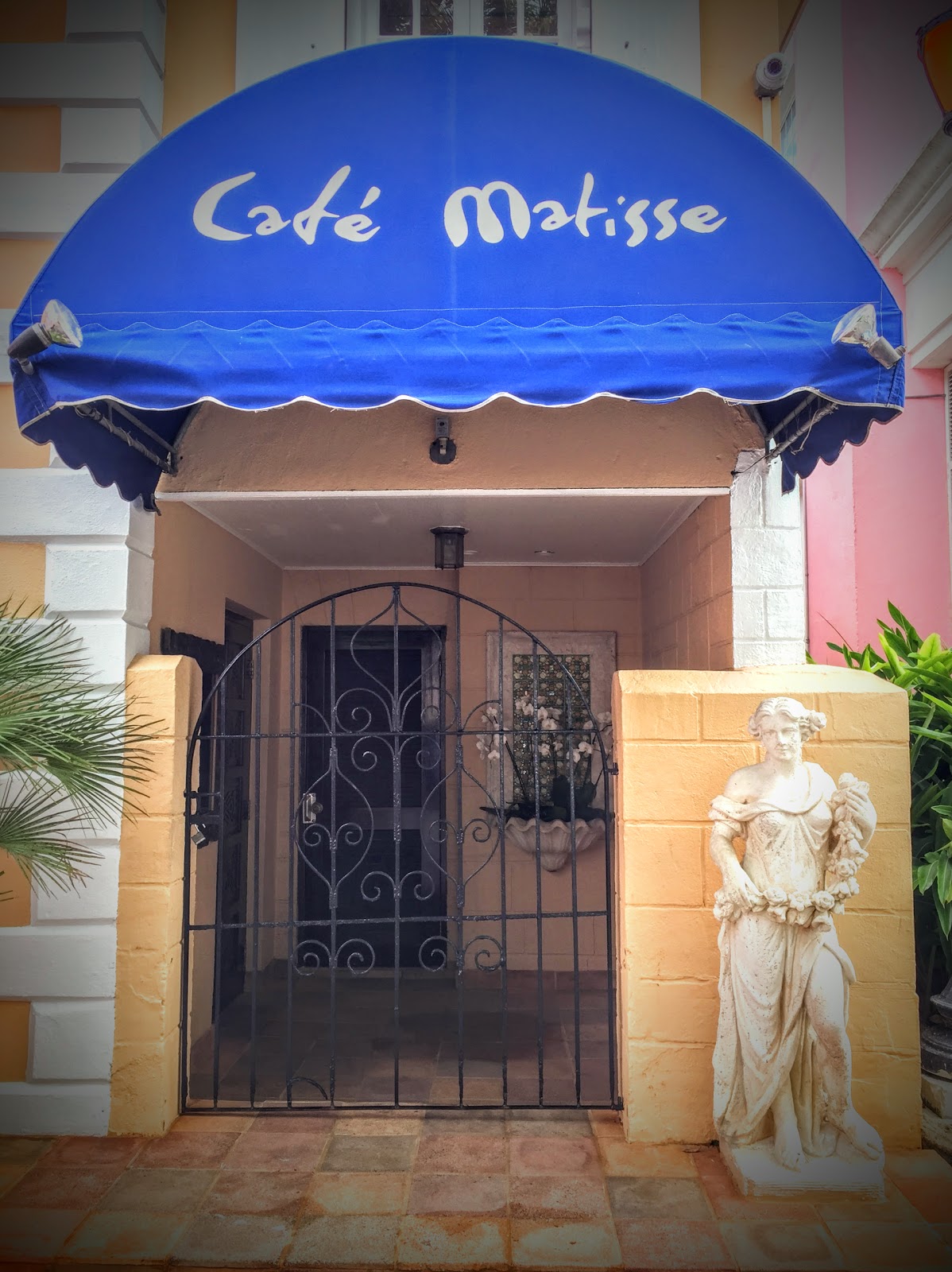 Curious Adventurer: Cafe Matisse
