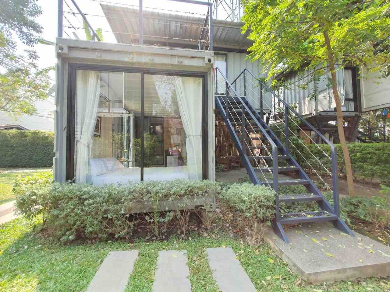 Shipping Container Homes & Buildings: Shipping Container Airbnb House ...