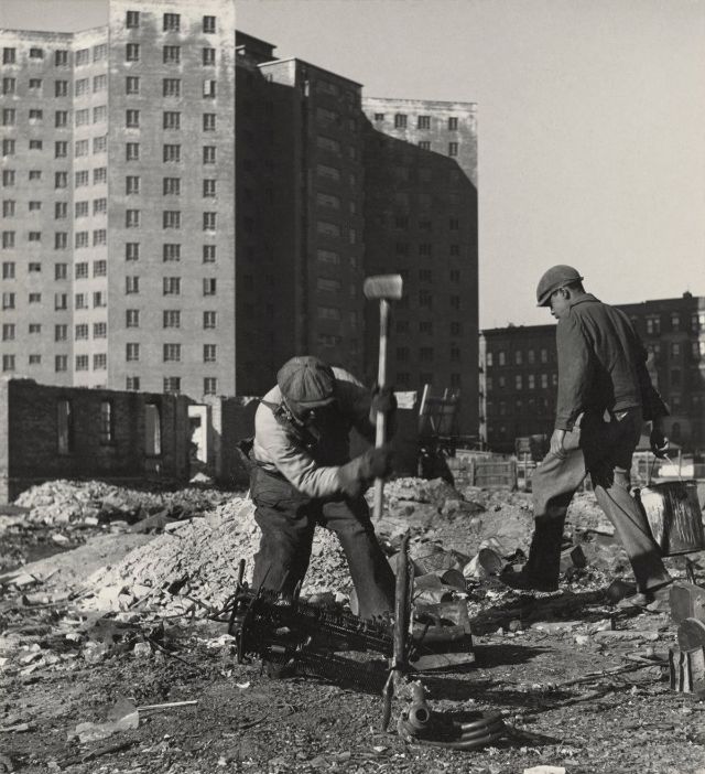 Life After the War in East Harlem Captured by Leo Goldstein ~ Vintage ...