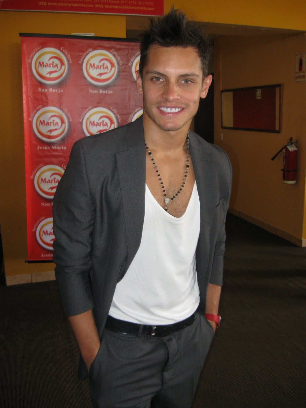 TODO SOBRE DAMIAN: el chico bonito de la semana: Nikko Ponce