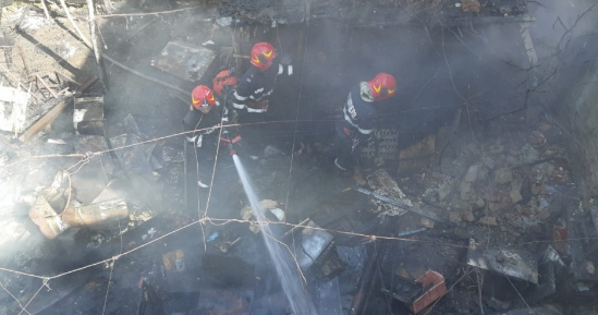 BACAU: UN INCEDIU A PROVOCAT MOARTEA UNUI BARBAT DE 66 DE ANI DIN ...
