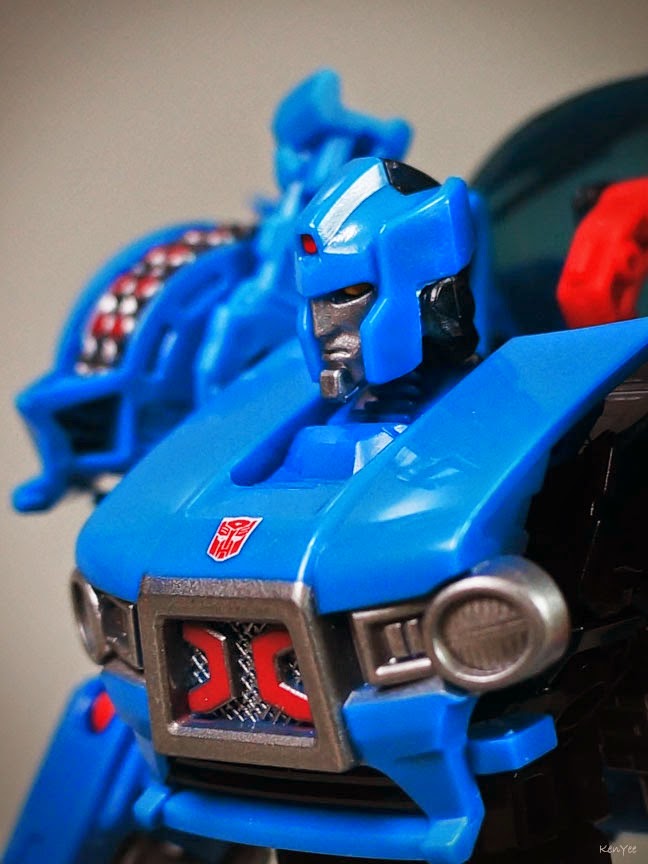 RED6: Hasbro Transformers IDW Generations Deluxe Series - Skids