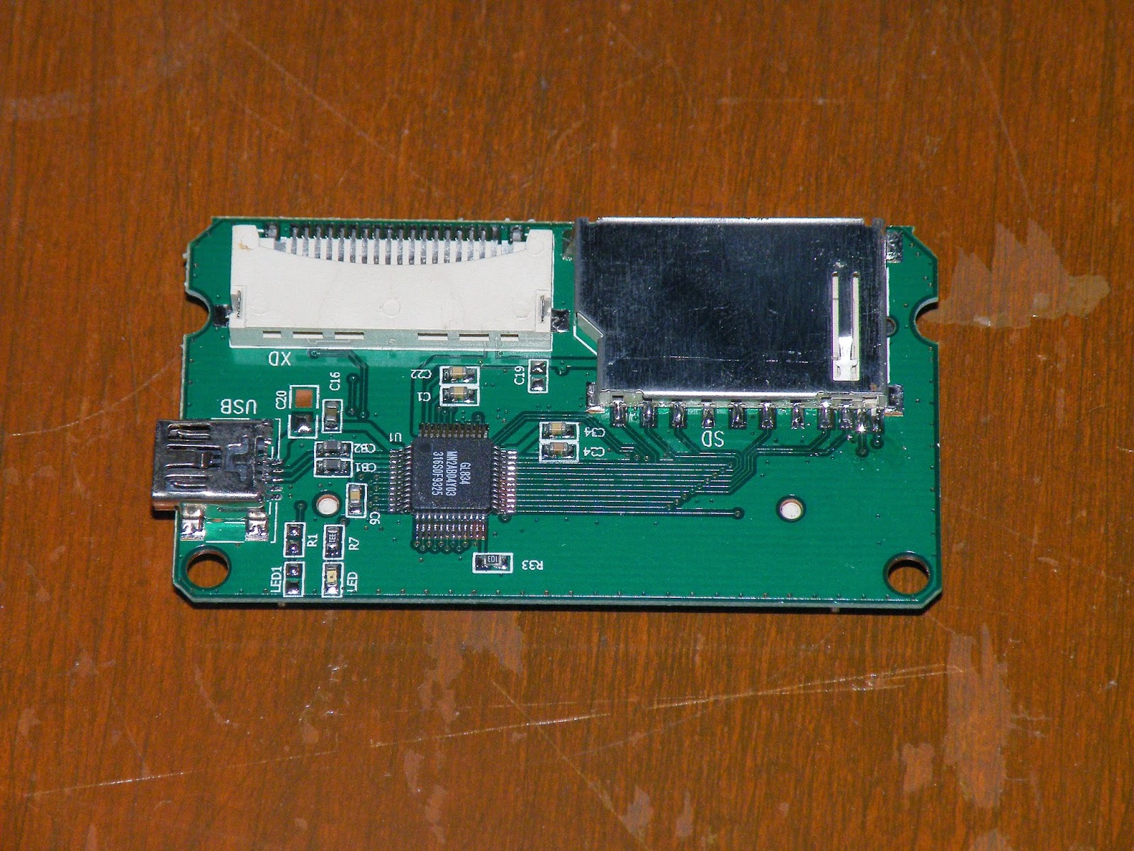 Stuff Deconstructed: Disassembly of a memory card reader