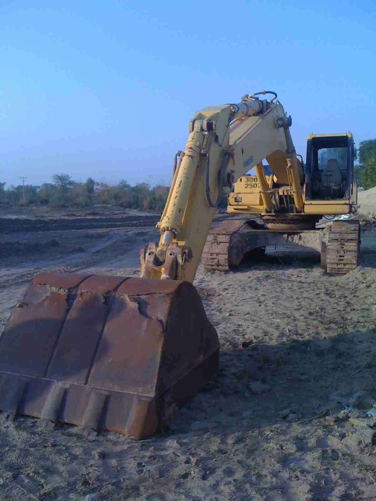 RAFIQ BROTHERS : Komatsu PC-400 Excavator For Sale in Pakistan