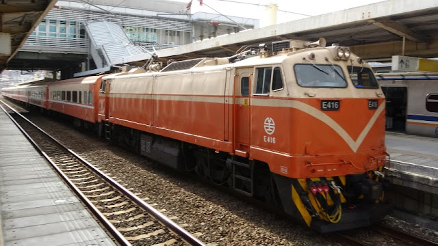 Blair's 鐵道攝影: E416電力機車 / TRA E416 Electric locomotive
