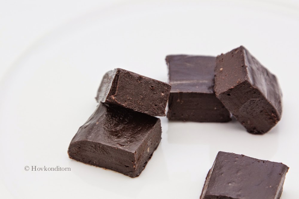 Vegan Chocolate Chili Fudge