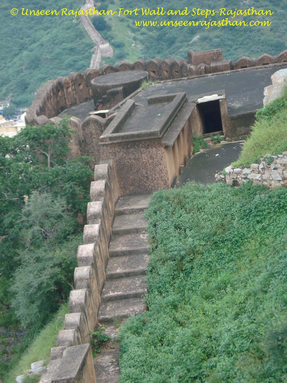 Jaipur City Daily: Ancient Fort Steps - Jaipur Fort - Rajasthan