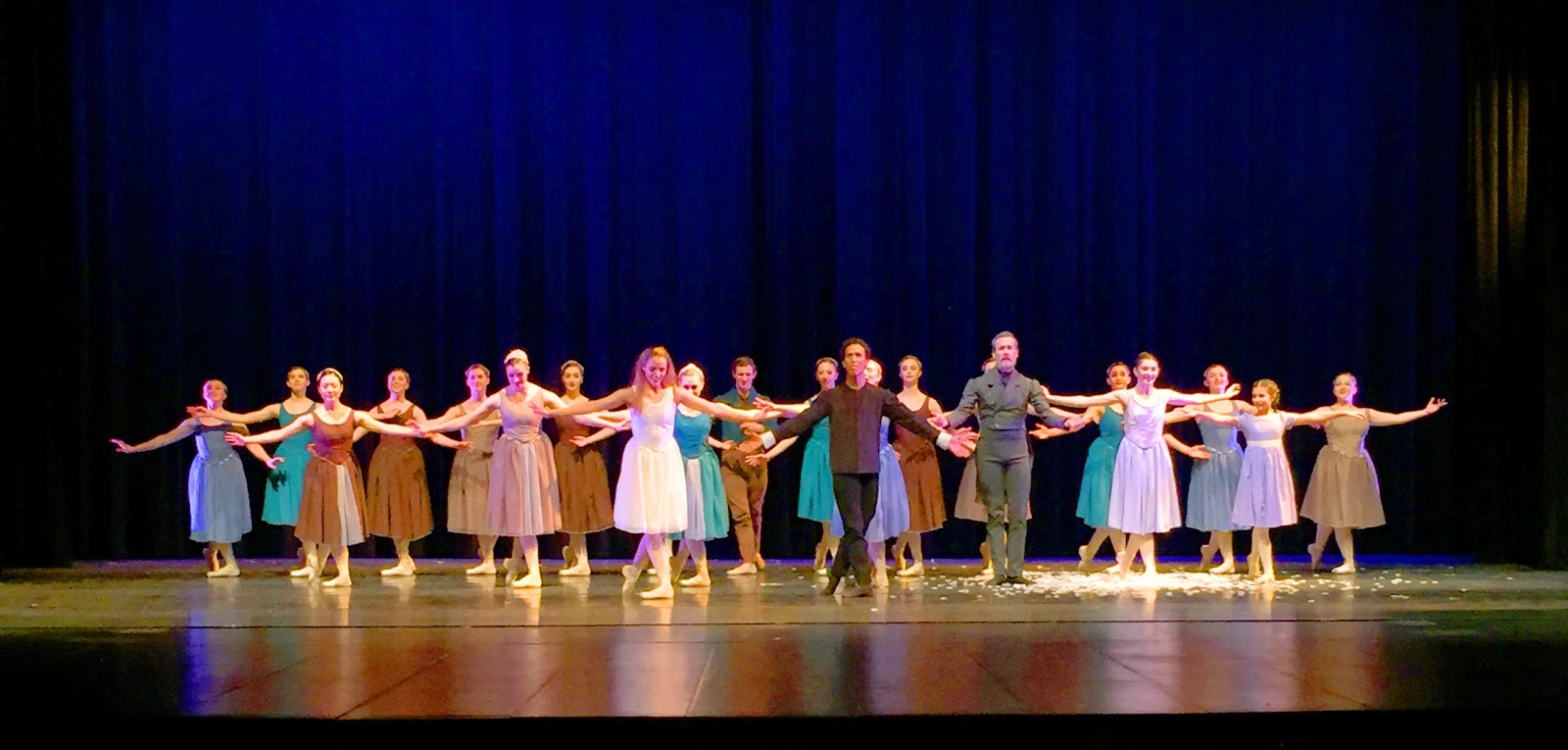 The Elgin Review: Ballet 5:8's Moving Rendition of "Scarlet"