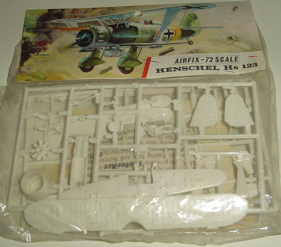 Bunte Schachteln - Box Art & Great Models: Henschel Hs 123A-1