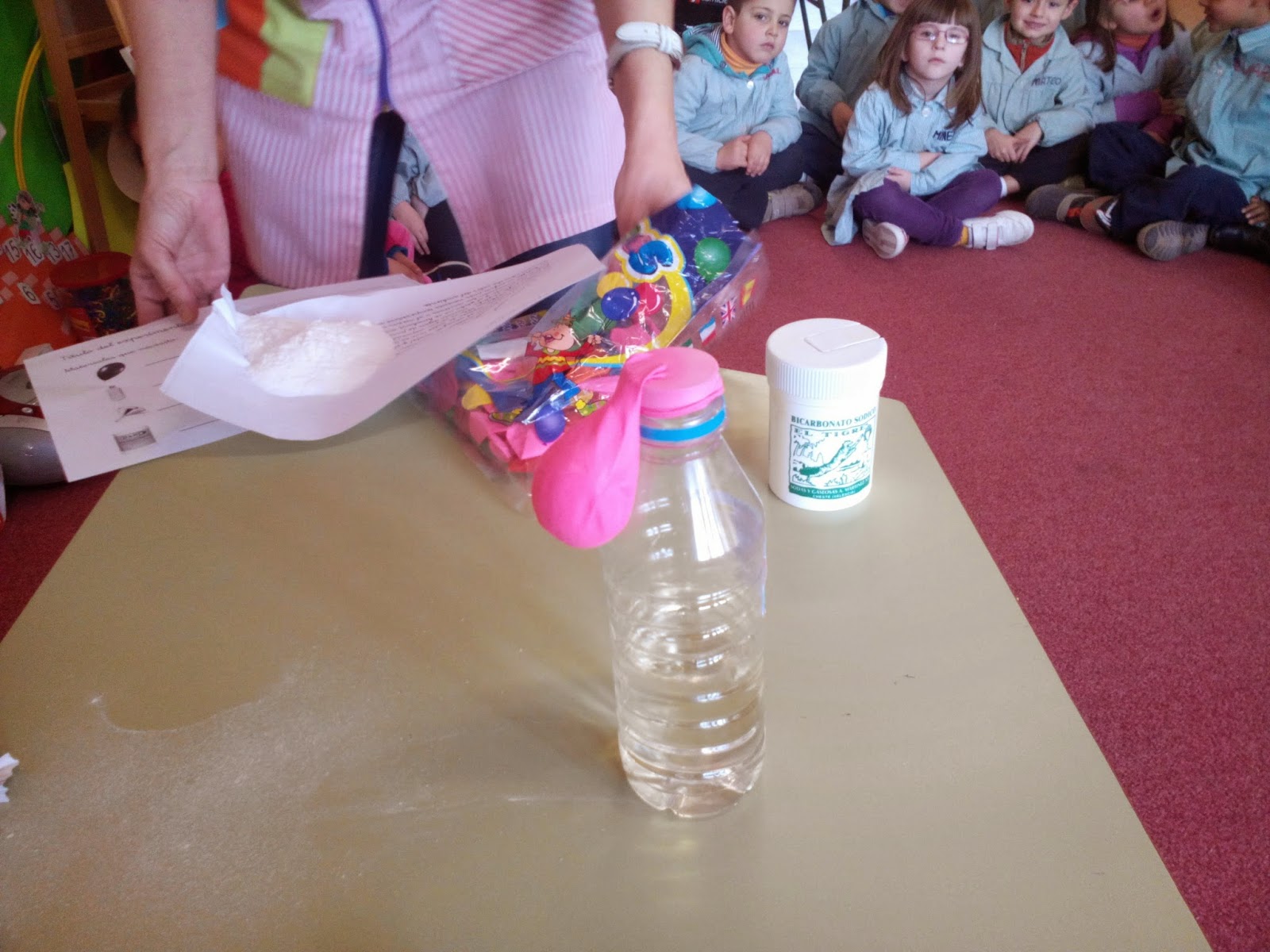 Patapalo y sus grumetes: ¡¡Nos encanta hacer experimentos!! El globo mágico