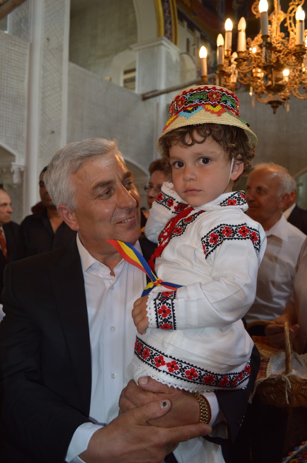 Dar!: Botezul pruncului Andrei Blaga, Parohia Domnesti, jud. Bistrita ...
