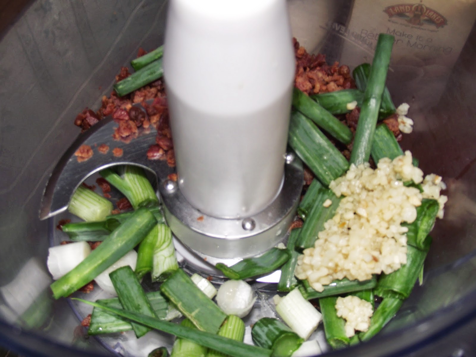 The Unabashed Kitchen Wench: Potluck BLT Pasta Salad