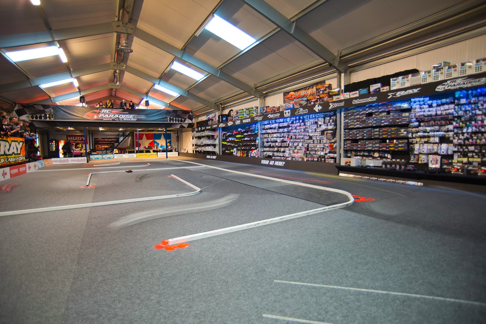 KYOSHOSAN: RC Paradise Track by The Border RC