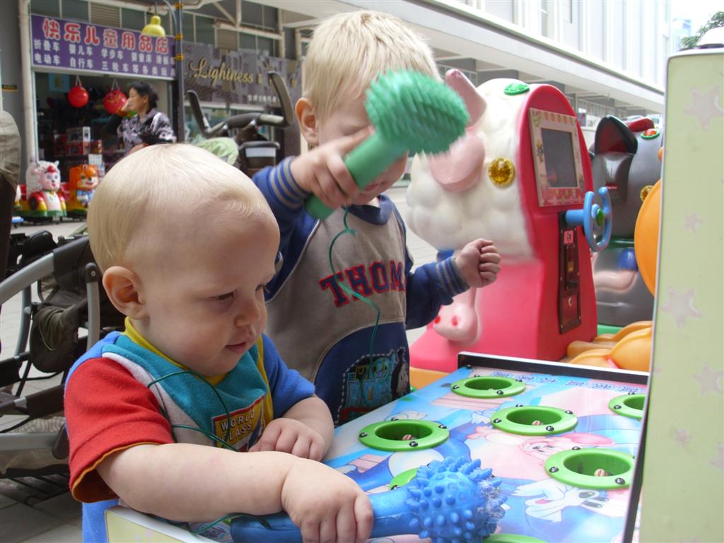 The Do-It-Yourself Mom: Family Fridays: Family Fun