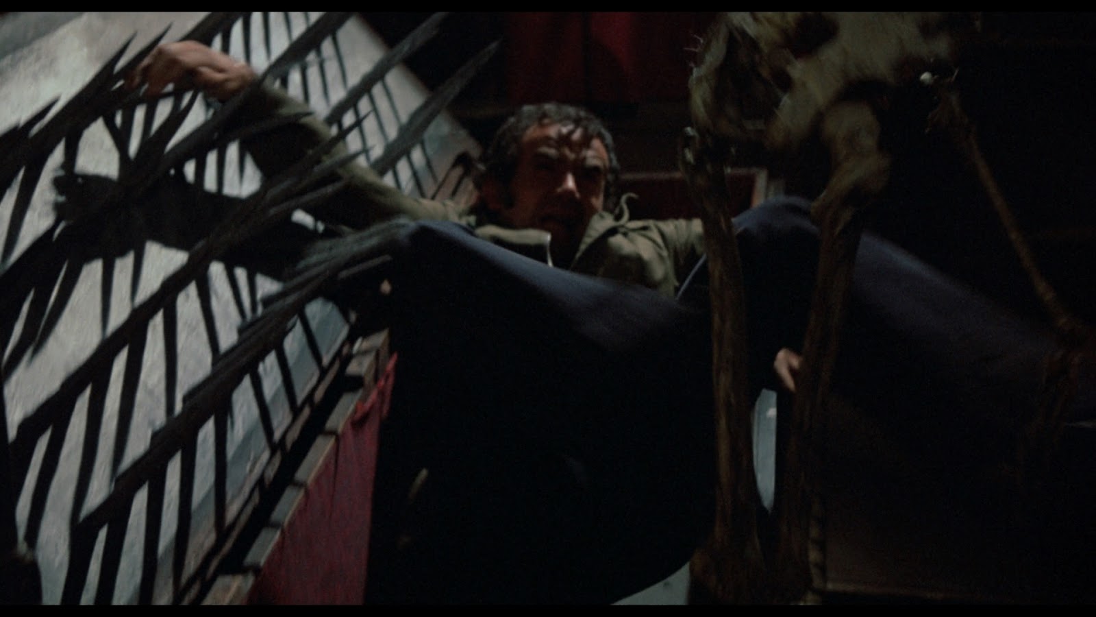 MCBASTARD'S MAUSOLEUM: FROM BEYOND THE GRAVE (1973) (Warner Archive Blu ...