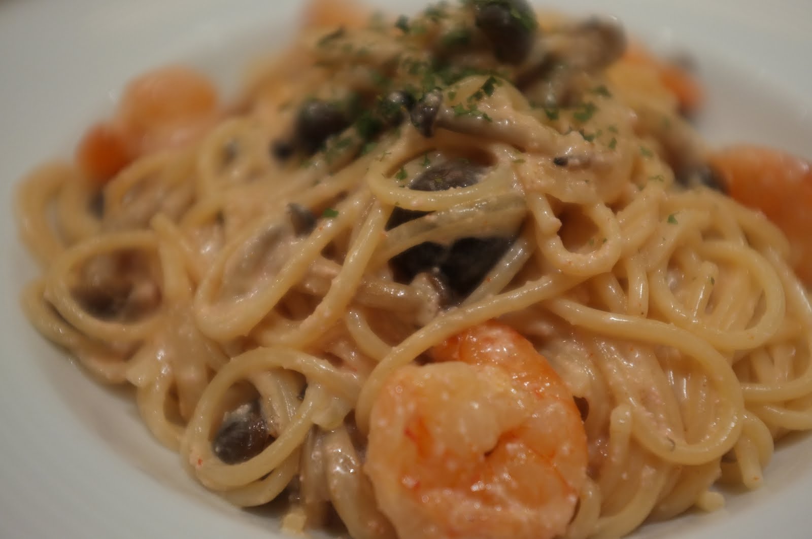 MELODY EATS THE WORLD: Kabe no Ana Pasta