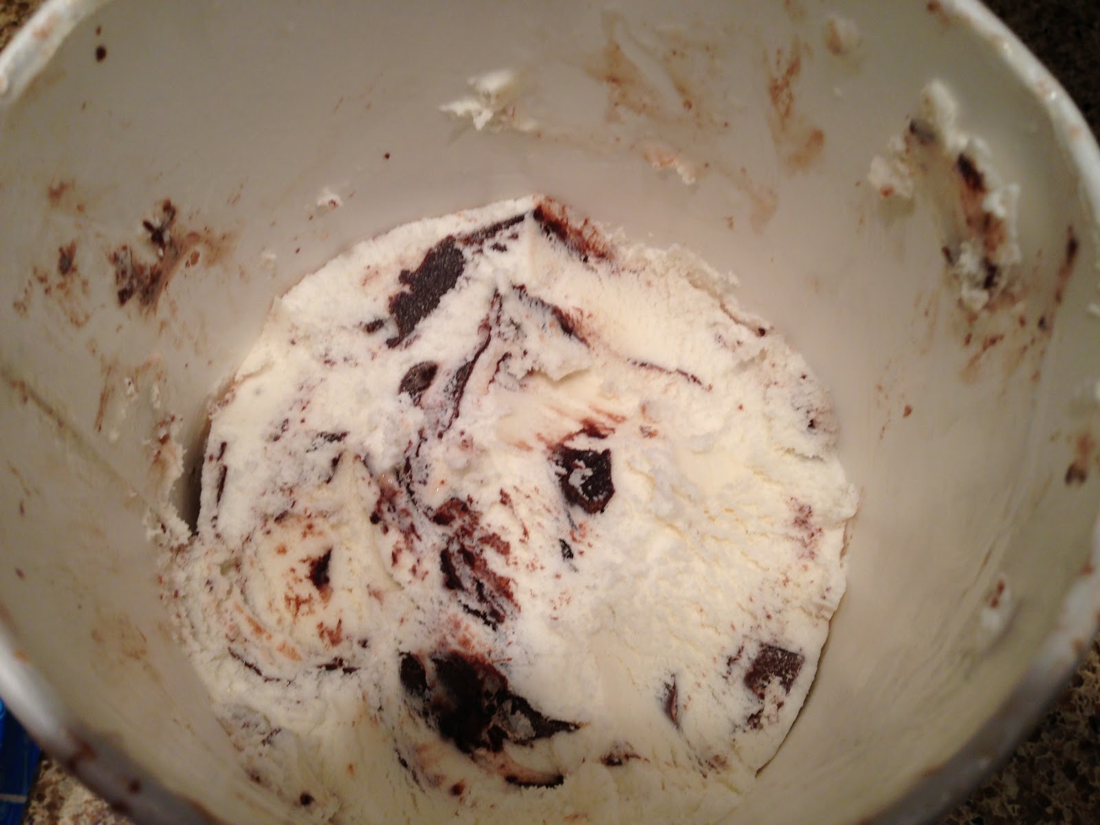 Crazy Food Dude: Review: Velvet Ice Cream Company Denali Moose Tracks ...