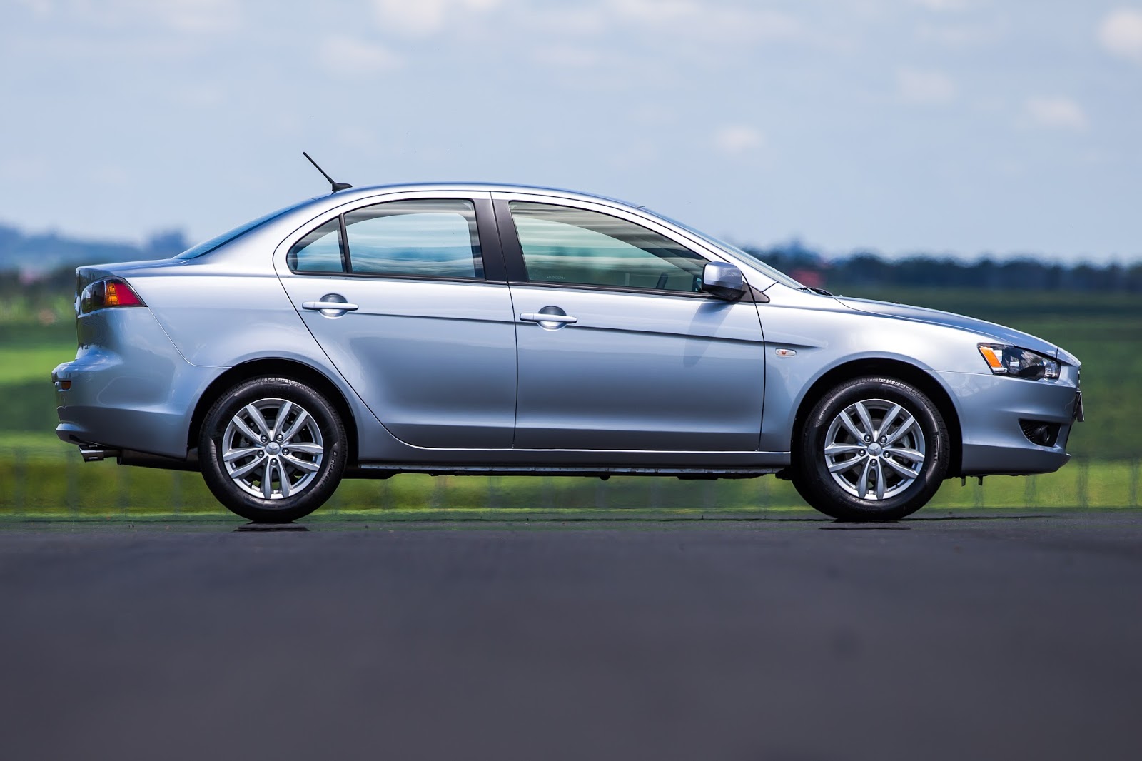 Nova Mitsubishi Lancer 2019: disponível em duas versões