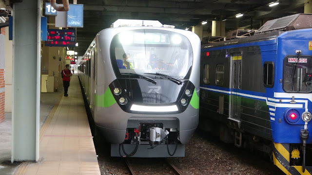 Blair's 鐵道攝影: EMU900型電聯車 / TRA EMU900 Type Electric Multiple Unit