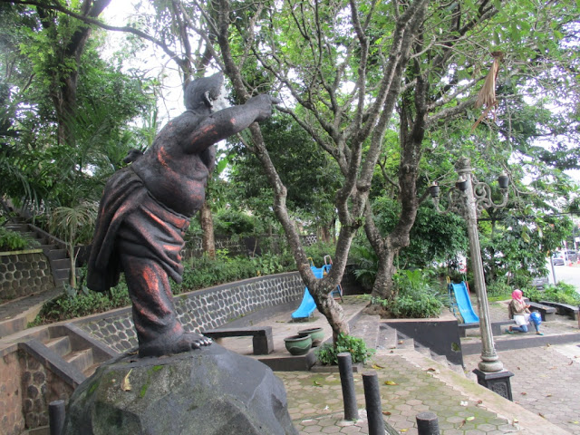 Plinteng Semar, Legenda Taman Kota Wonogiri - Fubuki Aida Blog