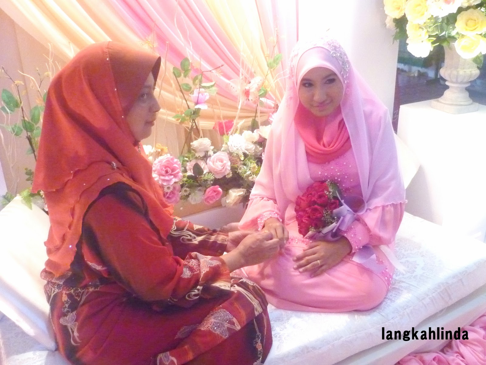 LaNgkAh LiNdA: Al-kisah majlis bertunang