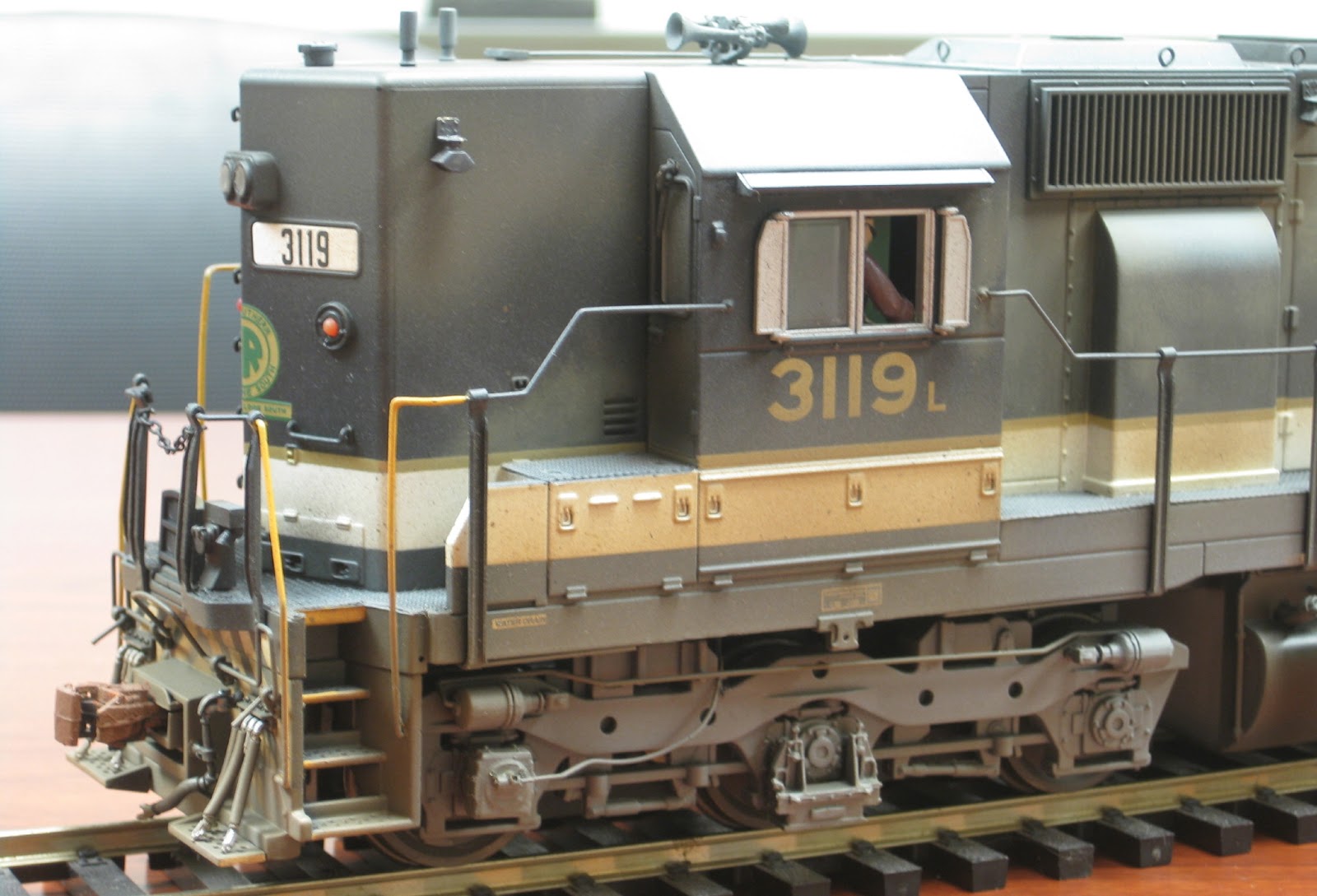 David's O Scale Blog: MTH 2R SOU SD45