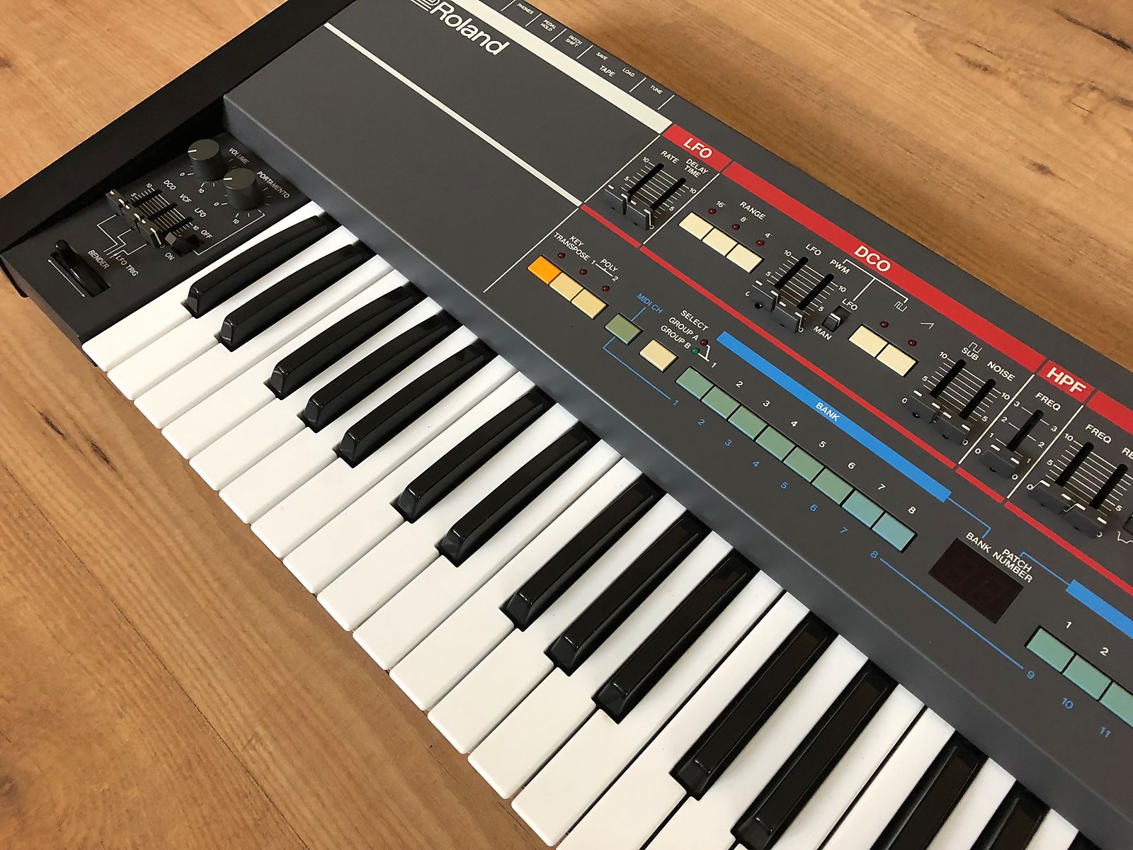 MATRIXSYNTH: Roland Juno 106 w/ Original Roland Flight Case