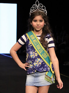 Juliê Rodrigues: Juliê Rodrigues Mini Miss Brasil - Desfile LILICA ...