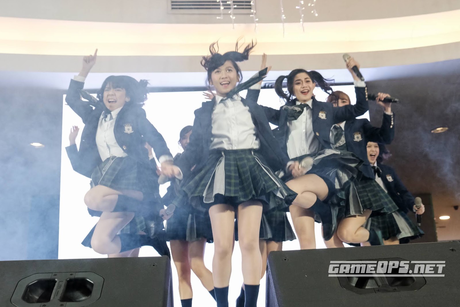 MNL48 Mall Show And The Power of Idols - GameOPS