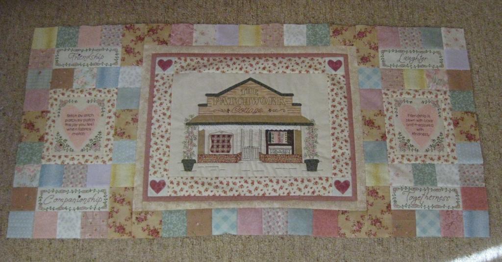 Gone Stitchin'...: GiRLs DaY OuT QuiLT