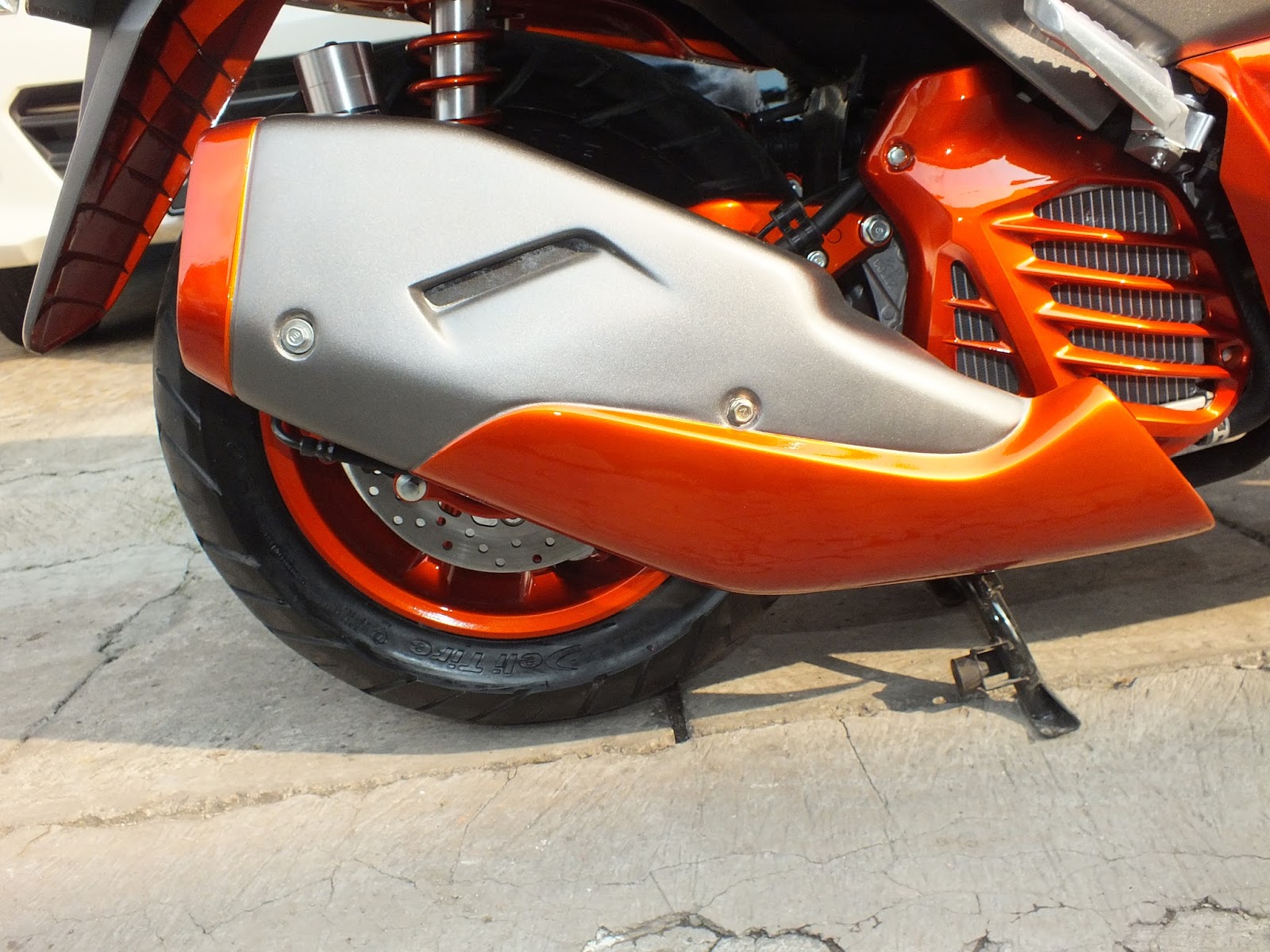 Ngecat MOTOR: YAMAHA NMAX CUSTOM PAINT TWO COLOR GUN METAL & ORANGE CANDY